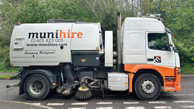 Hire a Road Sweeper – Self Drive Road Sweeper Hire | Muni Hire