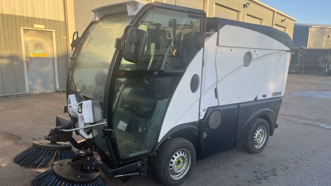Small Road Sweeper Hire – Sub Compact Sweepers | Muni Hire